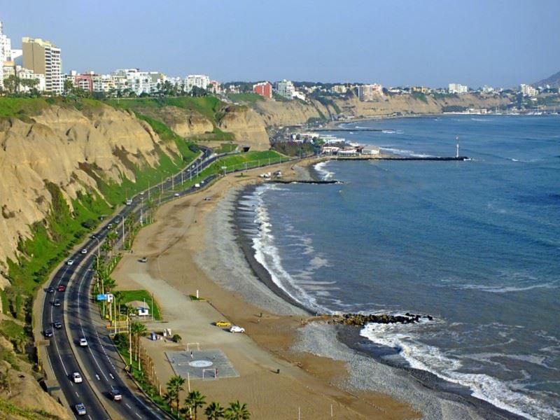 On Lima Green Coast is Cala, a restaurant with spectacular ocean views
